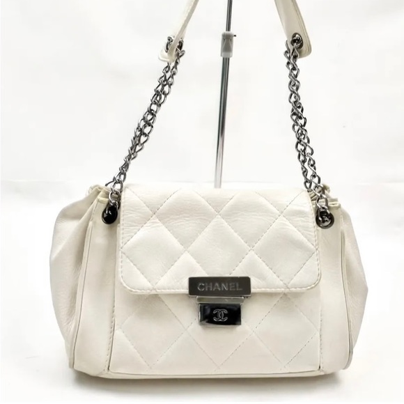 CHANEL | Bags | Auth Vintage Channel Handbag White Lamb Skin | Poshmark